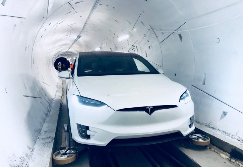 Elon Musk transforme ses Tesla en rames de métro - Bus & Car