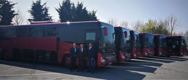 Iveco livre huit véhicules à la Savac - Bus & Car