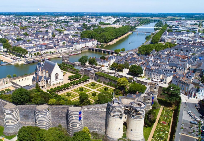 Destination Angers présente sa nouvelle brochure groupes 2021 - Bus ...