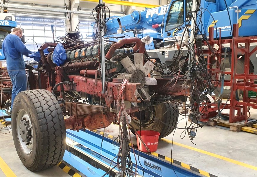 Mercedes-Titan Z 3252 : intervention à cœur ouvert - FranceRoutes